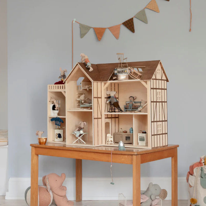 MOUSE HOUSE — Oak & Ever