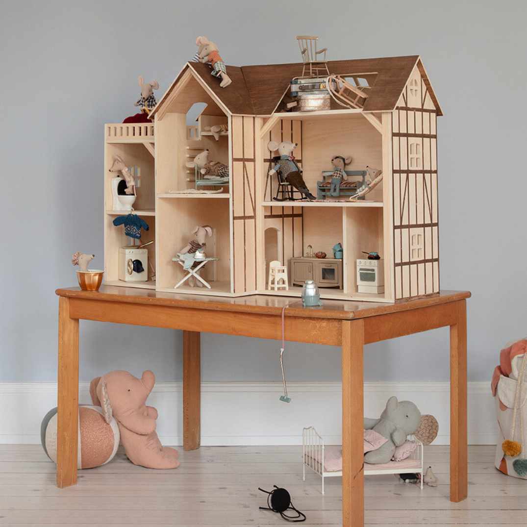MOUSE HOUSE — Oak & Ever