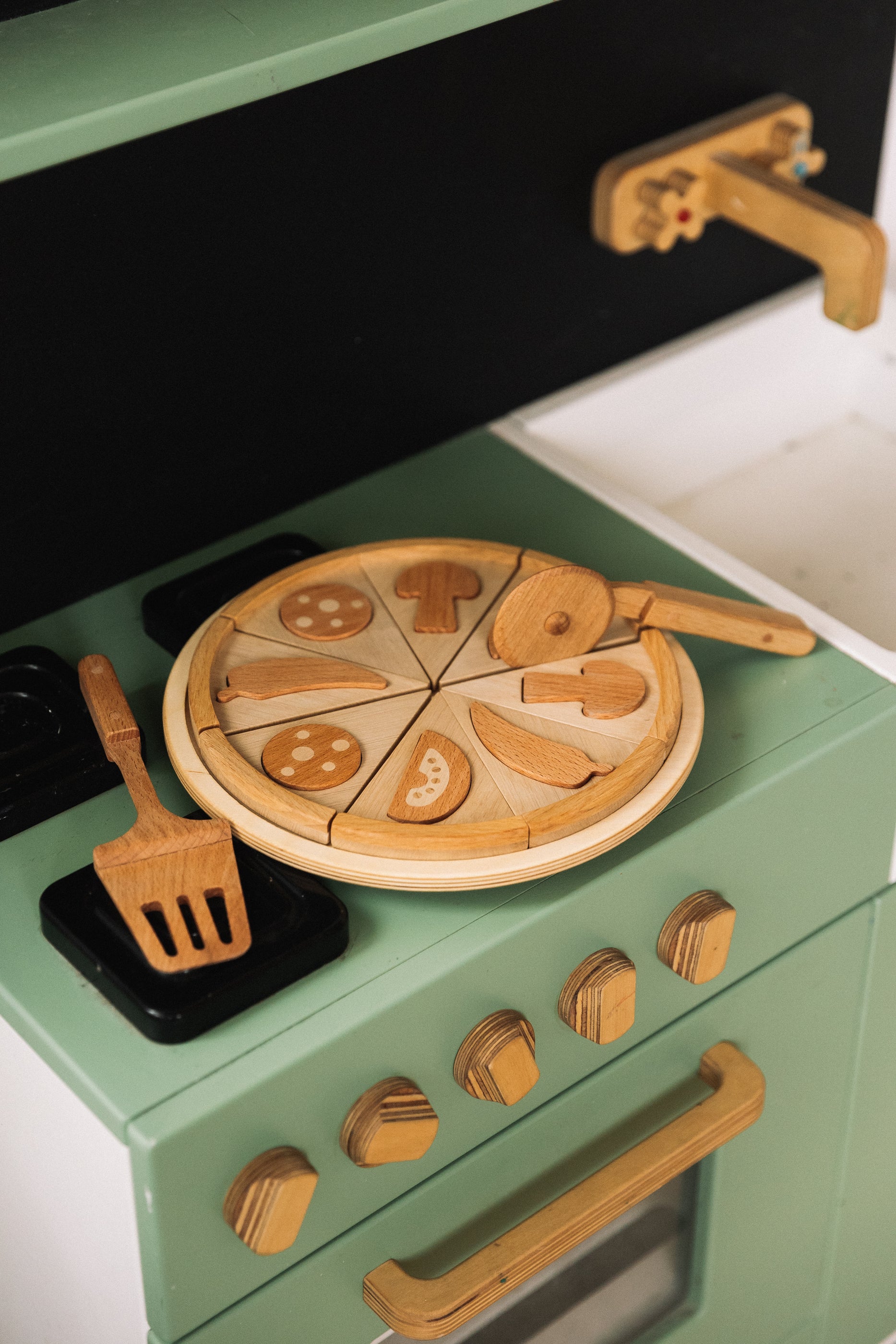 Wooden Pizza Play Food - Pizza Puzzle Play Set — Oak & Ever