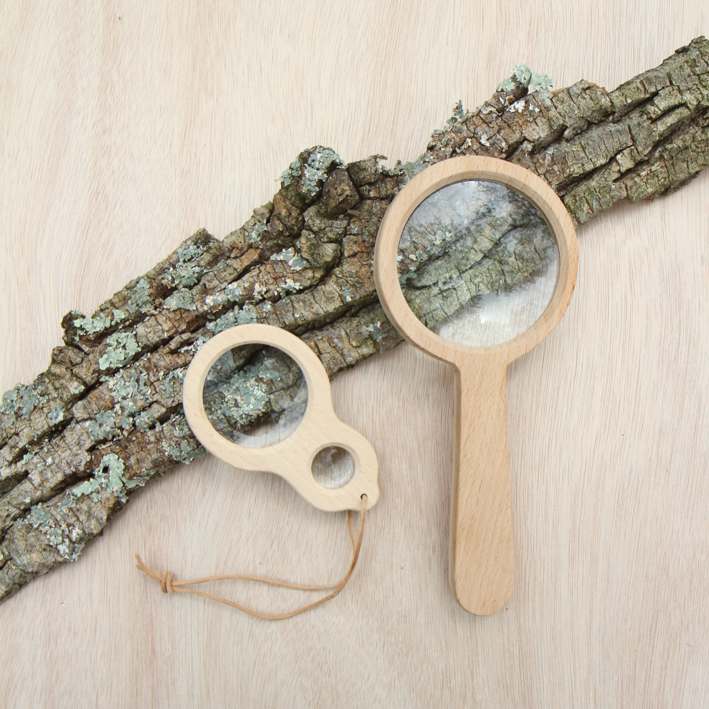 Wooden Handheld Magnifying Glass – 3x Magnification — Oak & Ever